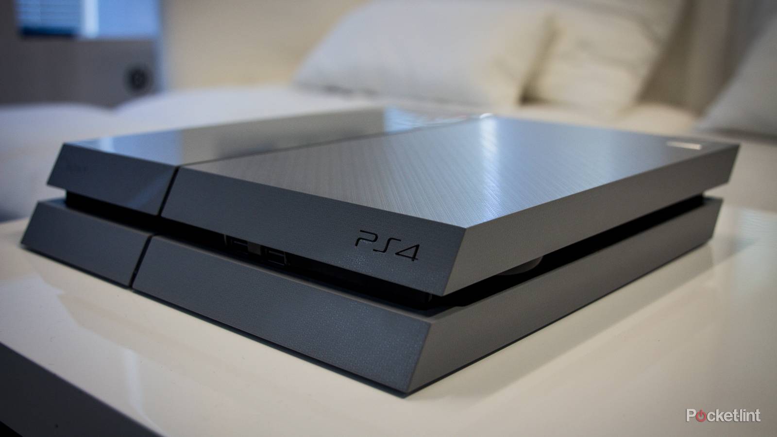 Wow, just wow! PS4 20th Anniversary Edition unboxing and hands-on
