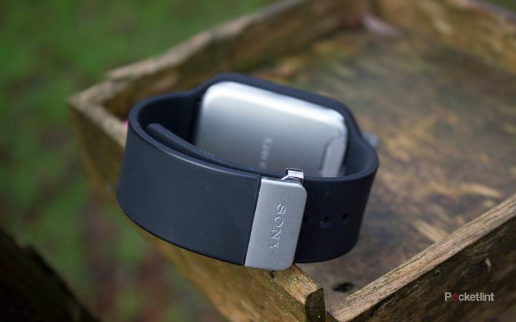 Sony SmartWatch 3 review: Brains over beauty