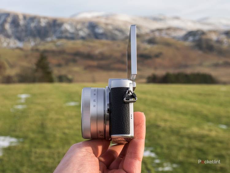 Panasonic Lumix GF7 review: Serious, but not just about selfies