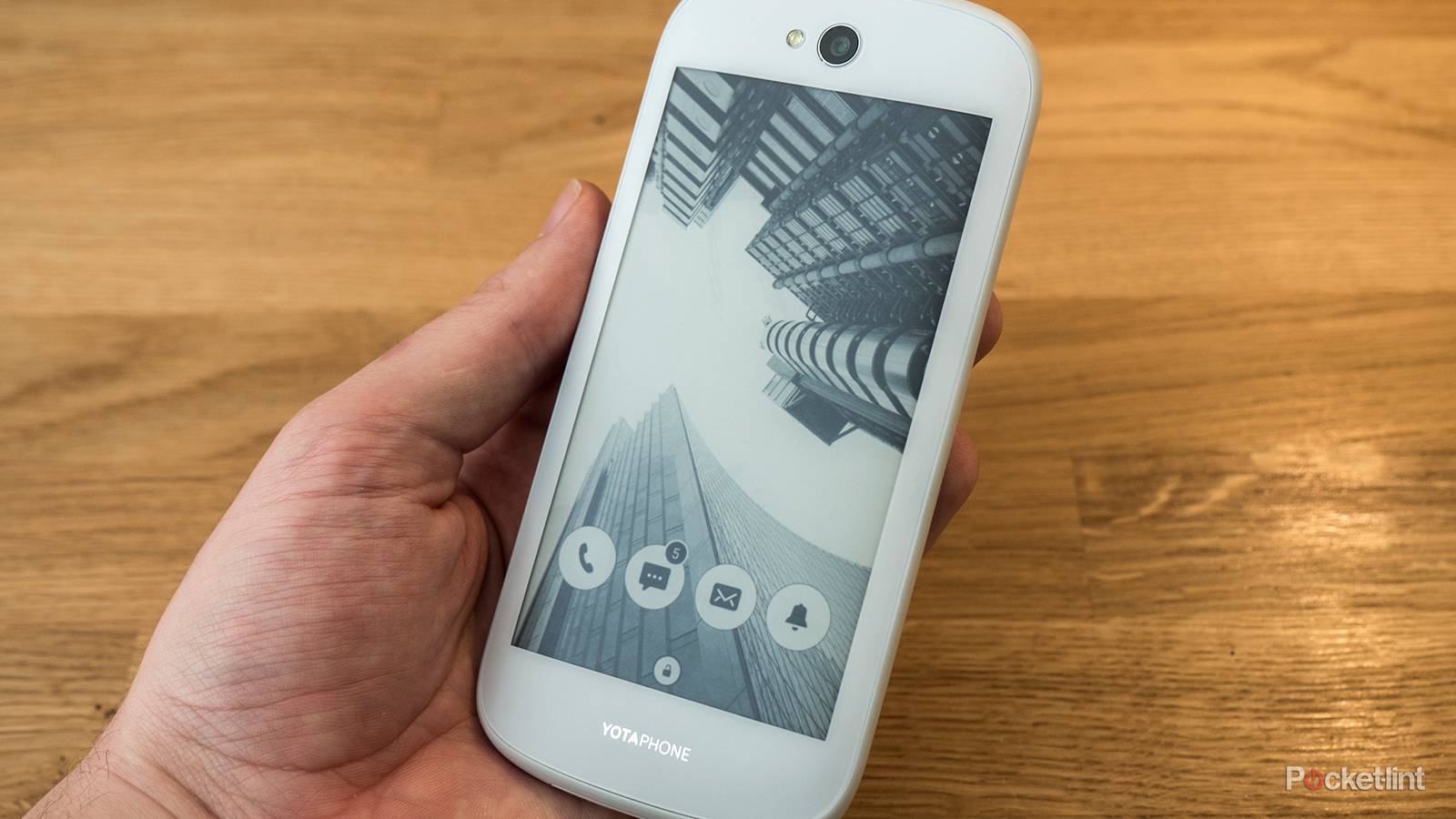 YotaPhone 2 now available in white, price drop to £440