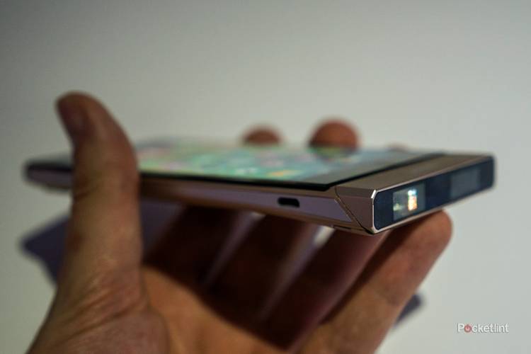 Lenovo Smart Cast: Projector phone fun and gimmicks