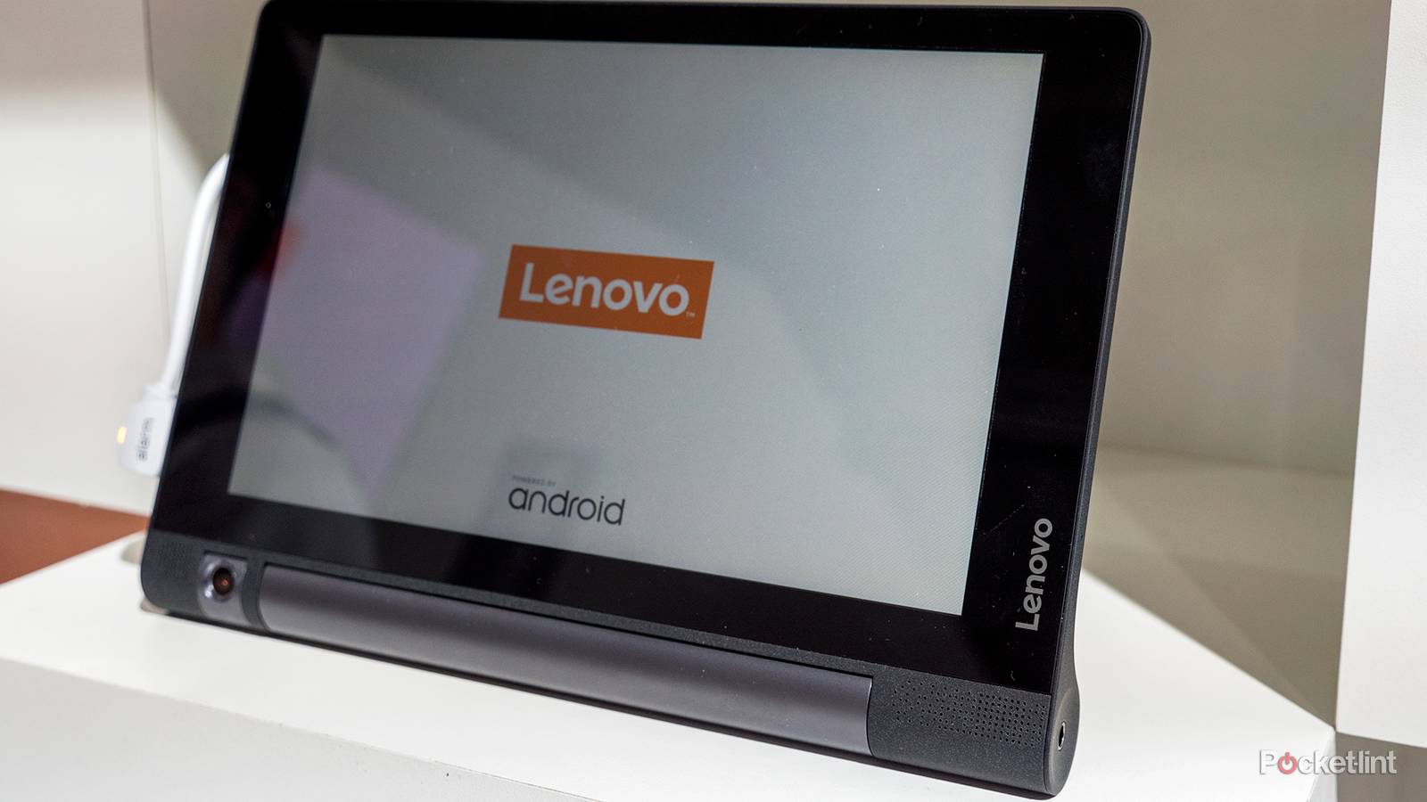 Lenovo Yoga Tab 3 Pro: Projector tablet breaks the traditional mould ...