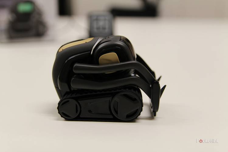 Anki Vector: The most adorable toy robot