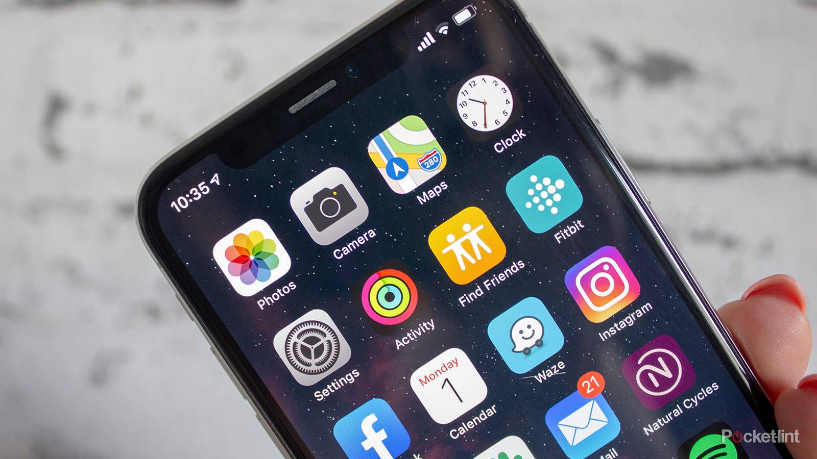 Apple buys Intel's smartphone modem business for $1 billion