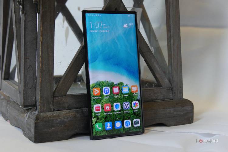 Huawei Mate X initial review: Foldable champ