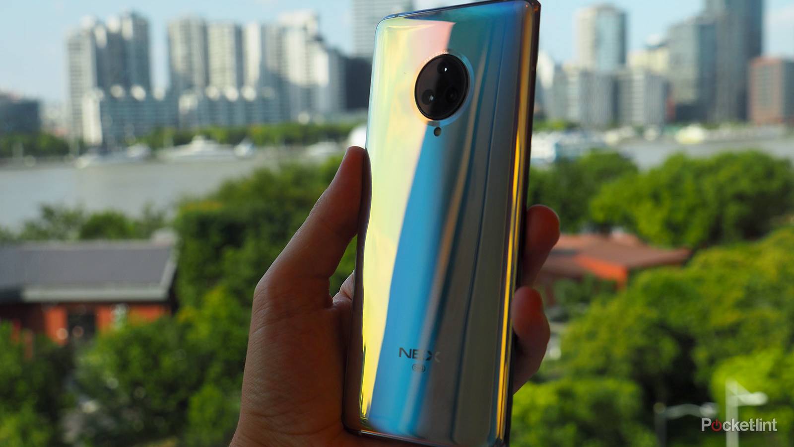 Vivo NEX 3 review: Waterfall display thrills and spills