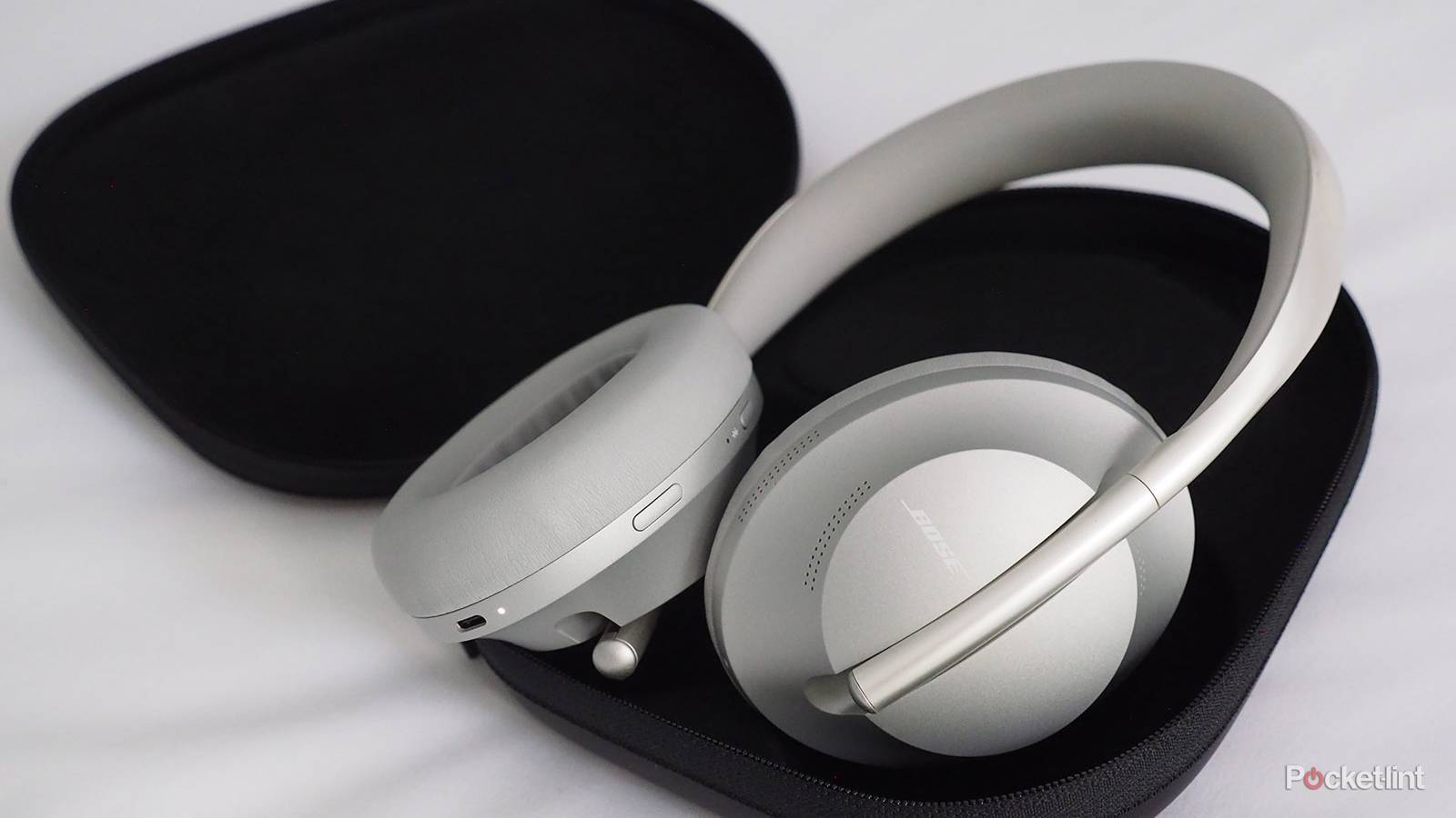 Save over 40% on Bose Noise Cancelling Headphones 700