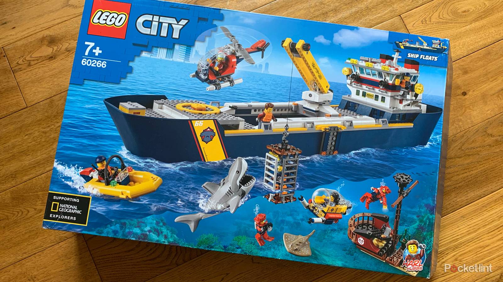 We build the Lego City Ocean Exploration ship!
