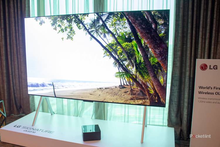 LG M3 OLED TV initial review: Where are the wires at?