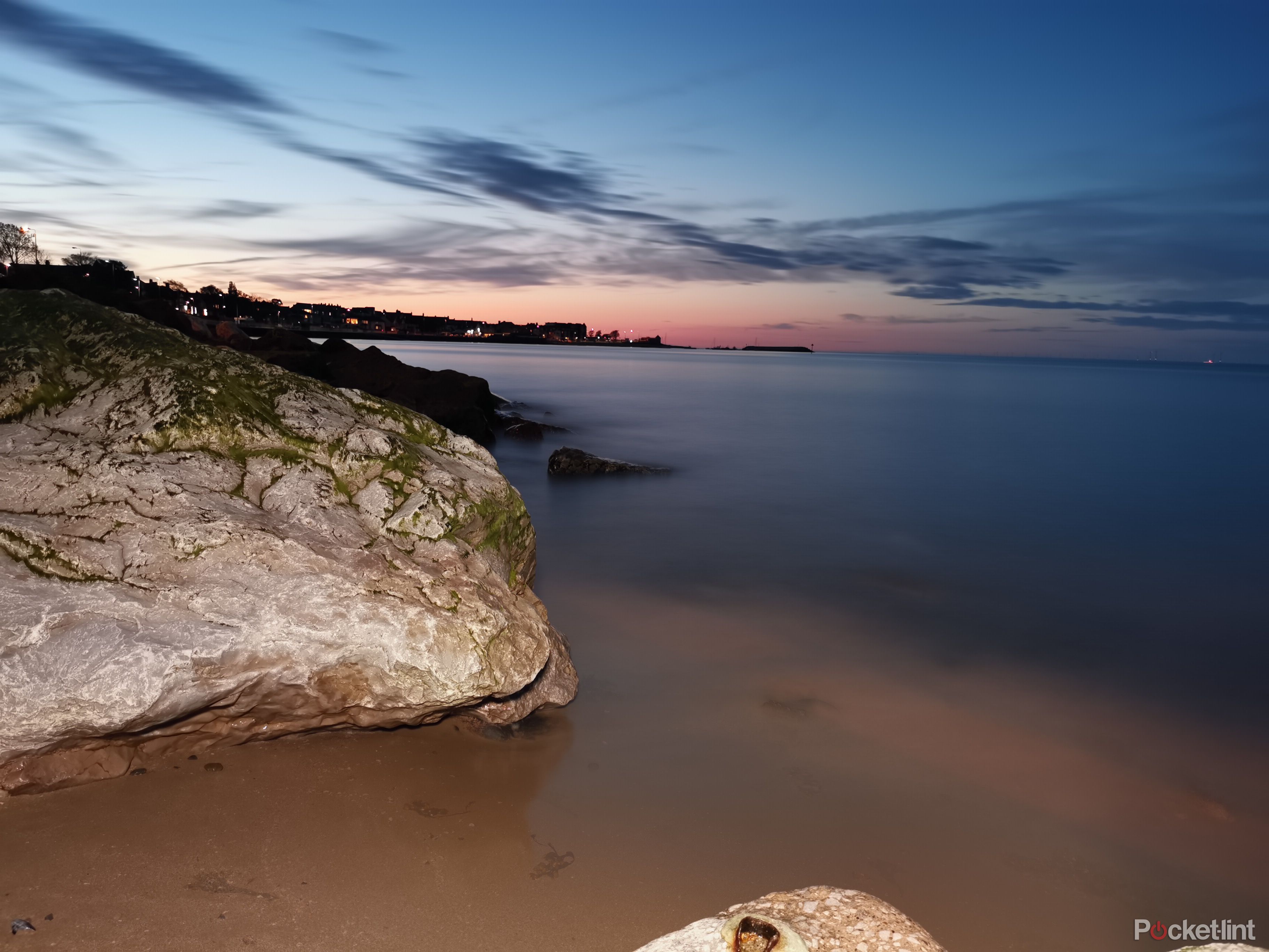 How to take long exposure photos on a smartphone