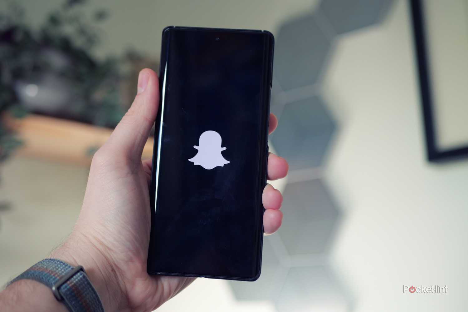 How to turn on Snapchat's dark mode on iPhone and Android
