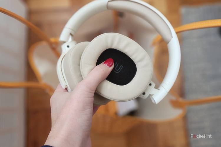 I replaced my AirPods Max with these $9 Temu headphones, and here's how ...