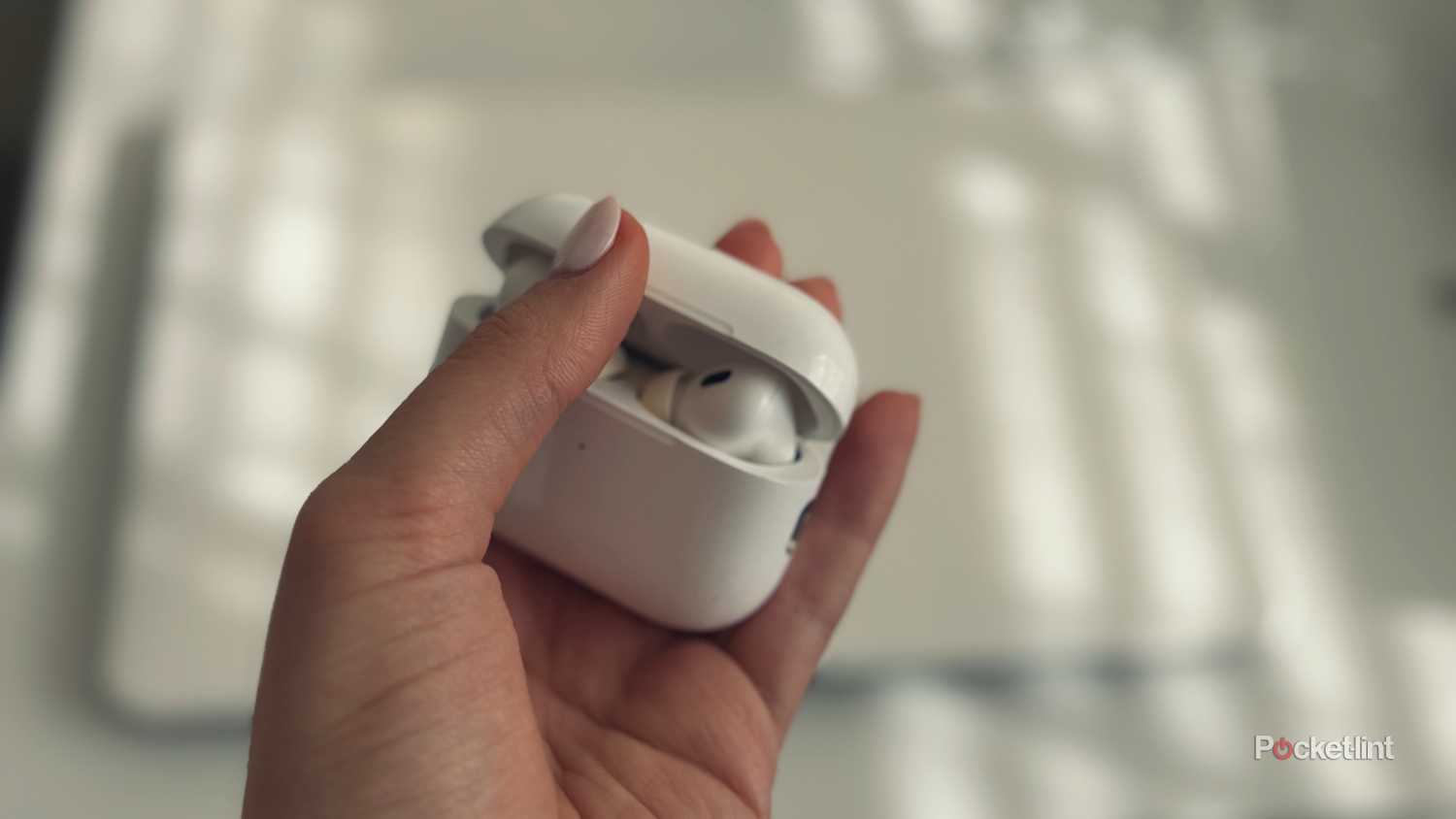 7 ways to make your AirPods' microphone louder