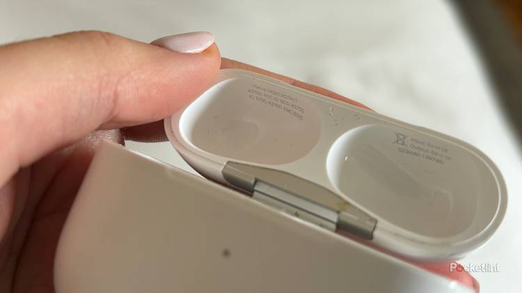 How to fix one AirPod not working
