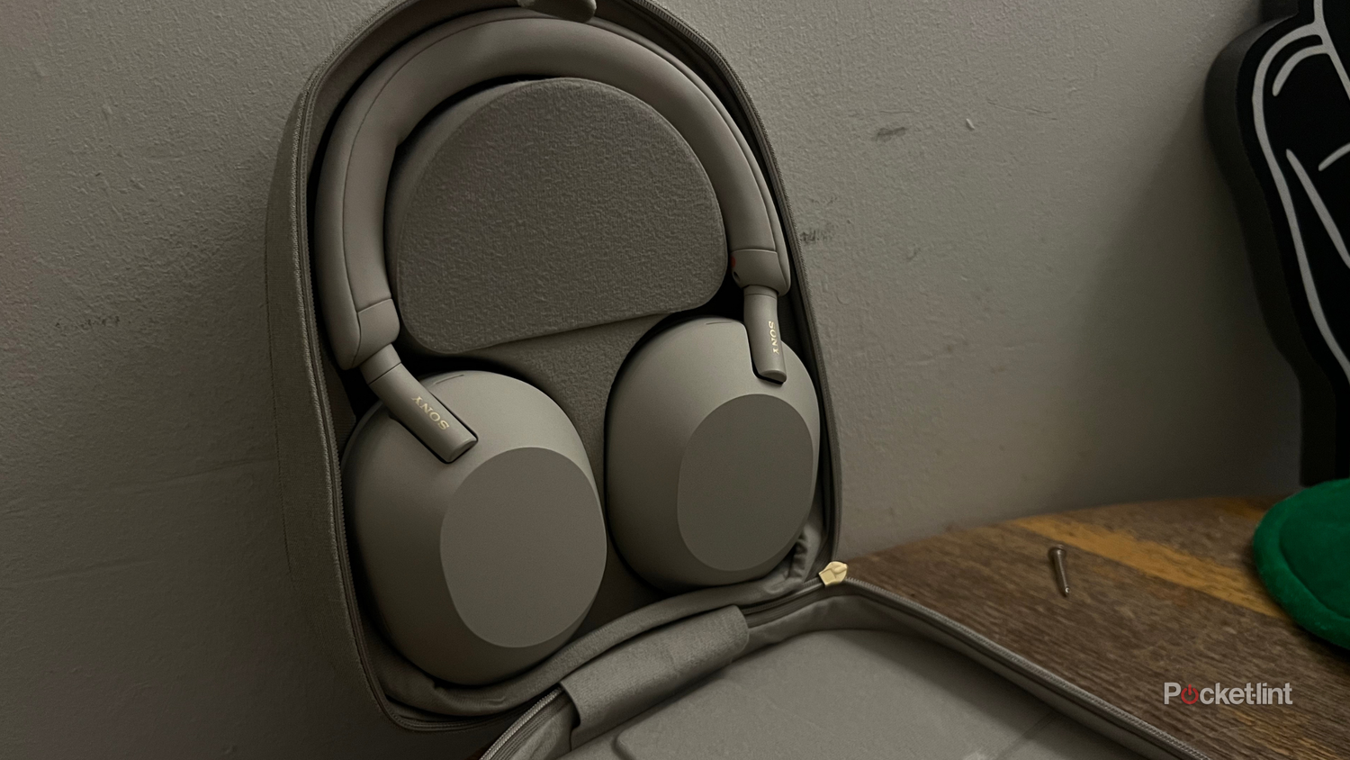 5 reasons to buy Sony WH-1000XM5 over Bose NCH 700