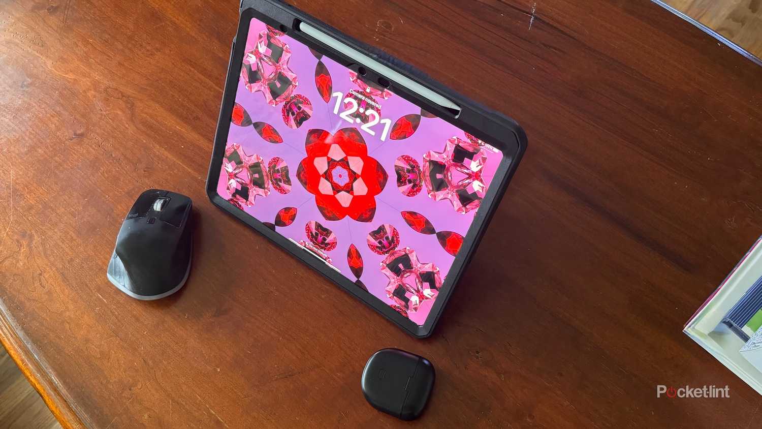 Supcase Unicorn Beetle iPad case: Thick yet well protected