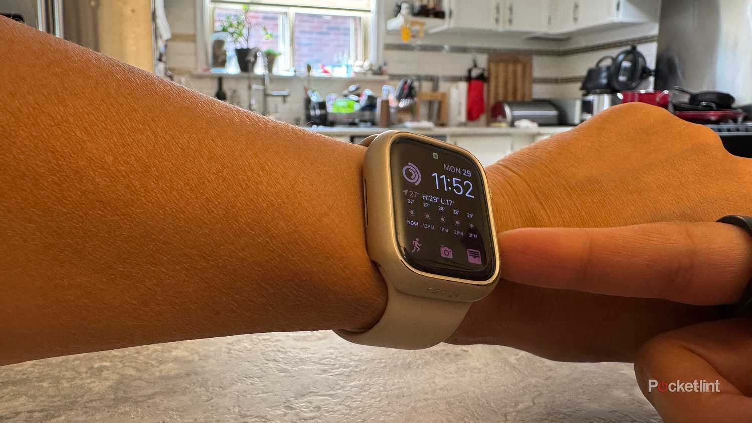 How to navigate an Apple Watch