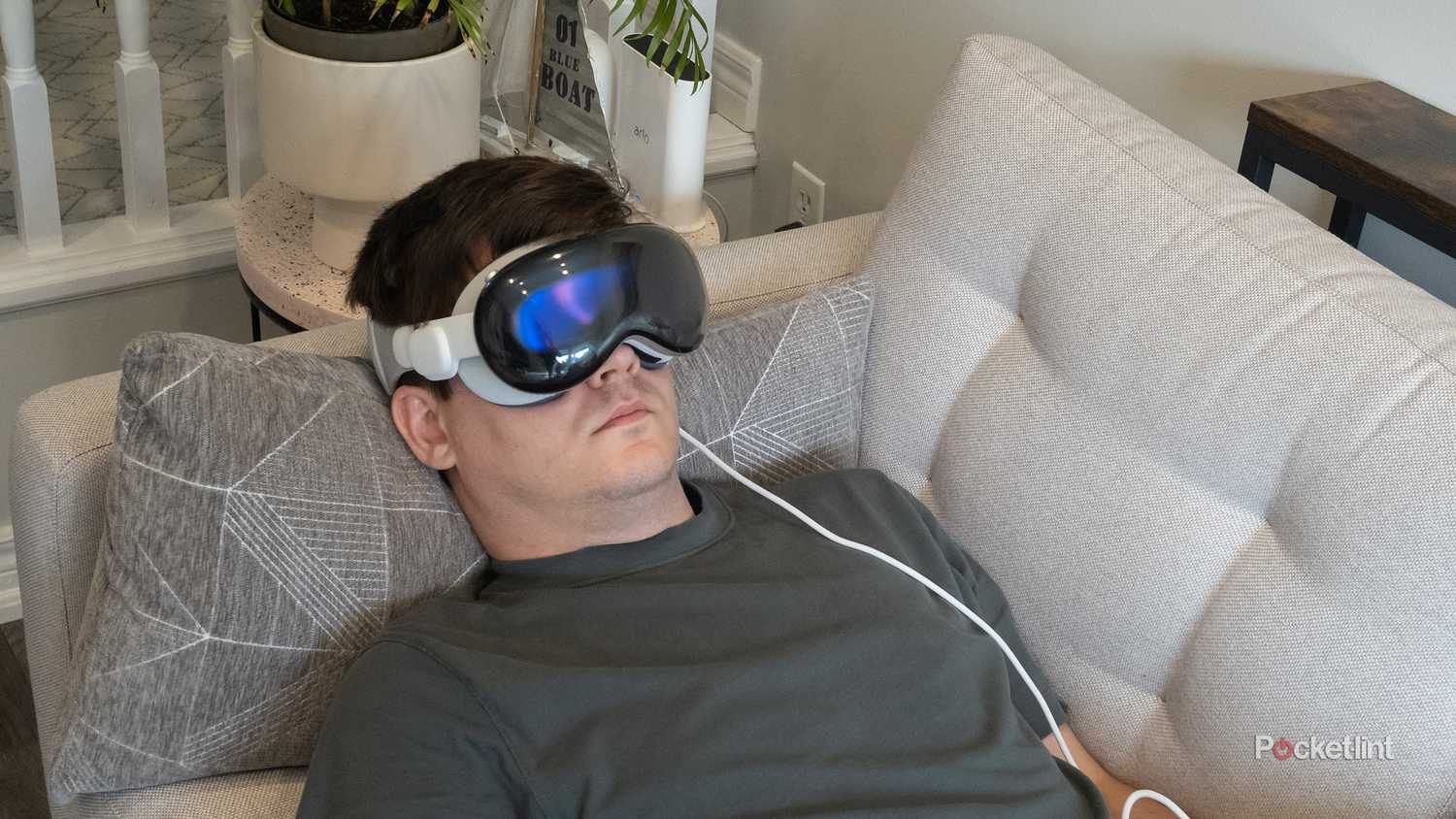 Watching movies and TV shows in Apple's Vision Pro is mesmerizing and ...