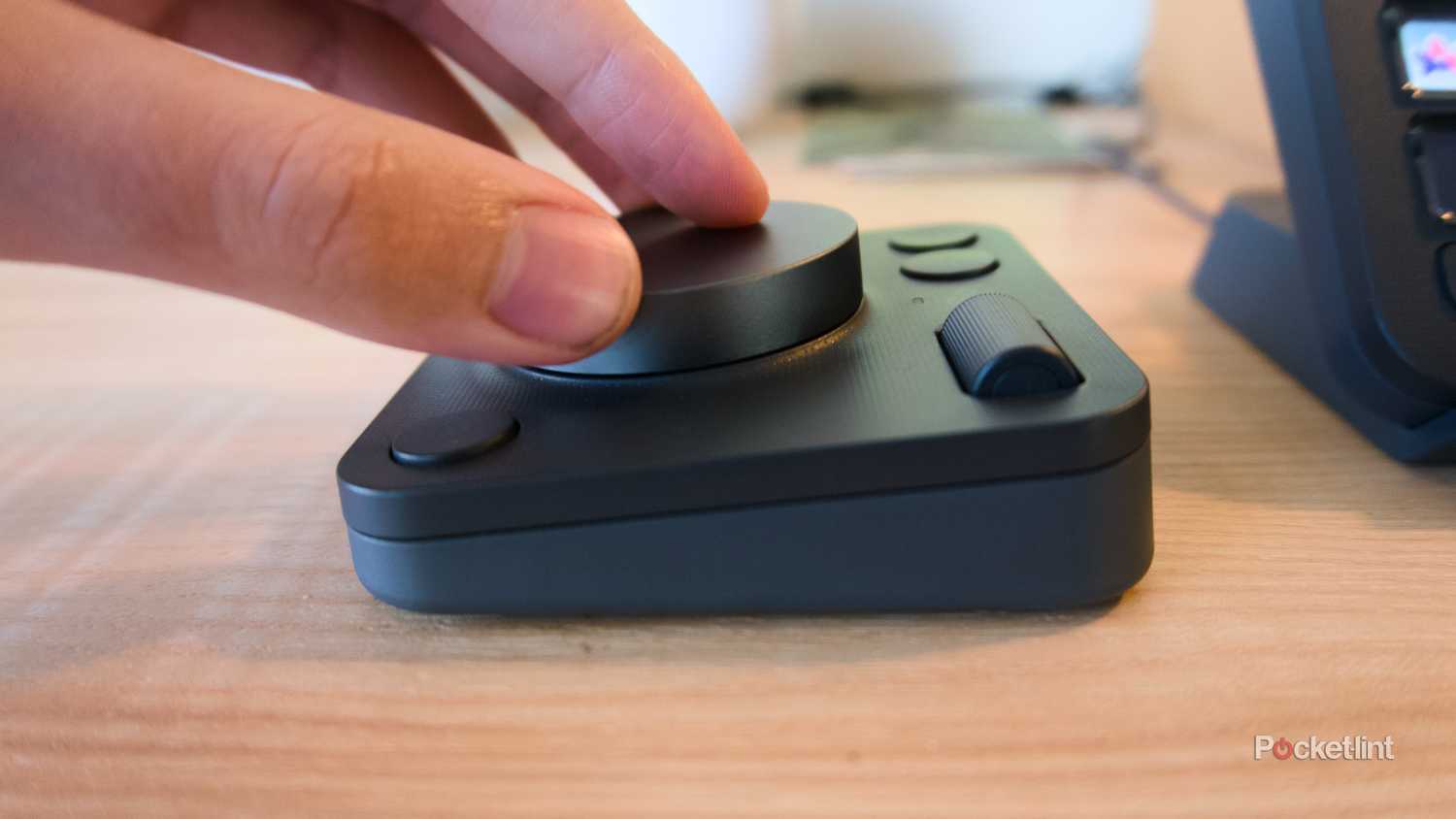 Logitech MX Creative Console review: pick your own buttons