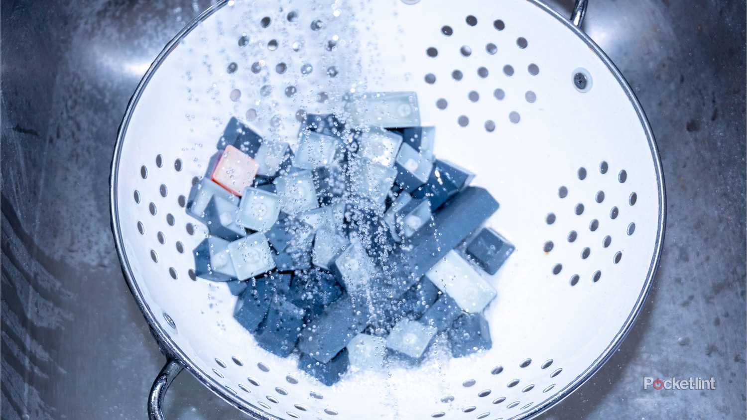 How I deep clean my grime-covered mechanical keyboard to make it look ...