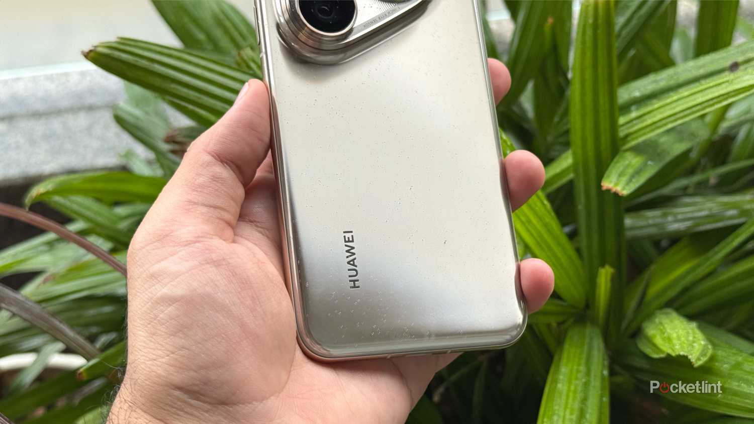 I put this camera beast next to the S25 Ultra, and the results surprised me