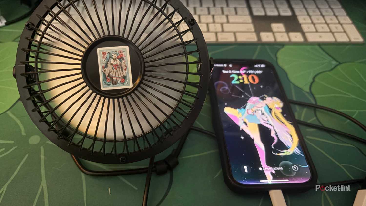 I plugged a USB fan into an iPhone, Kindle and 4 other dumb things