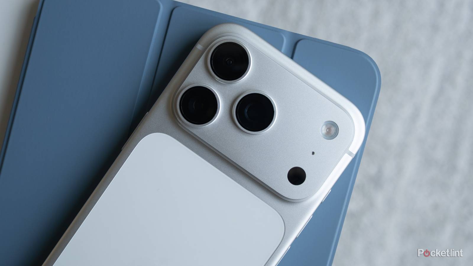 5 ways I protect my phone or laptop during cross-border checks