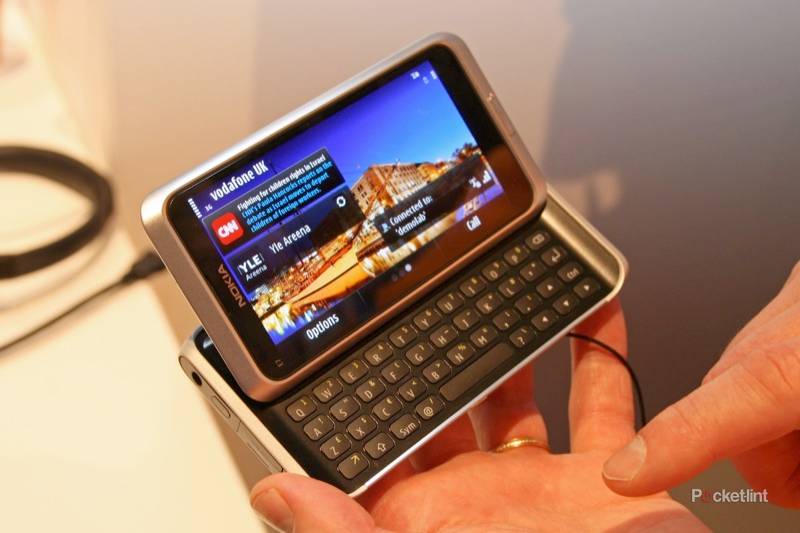 First Look: Nokia E7